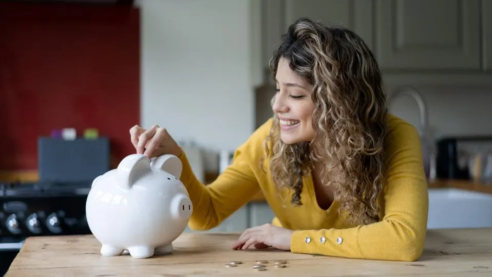 How to Save Money While Job Hunting in Canada - Work Abroad